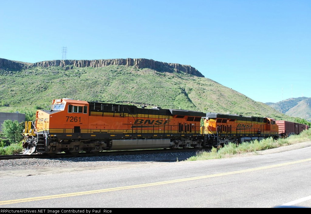 BNSF 7261